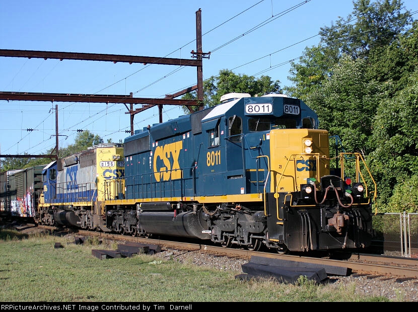 CSX 8011 on Q300